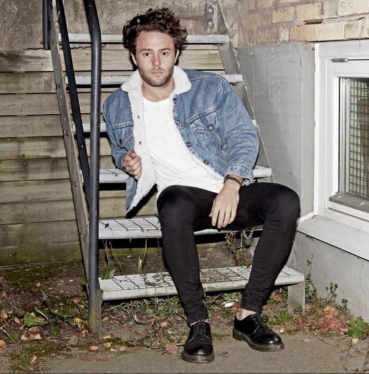 Picture of AronChupa