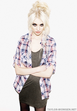 Picture of Taylor Momsen
