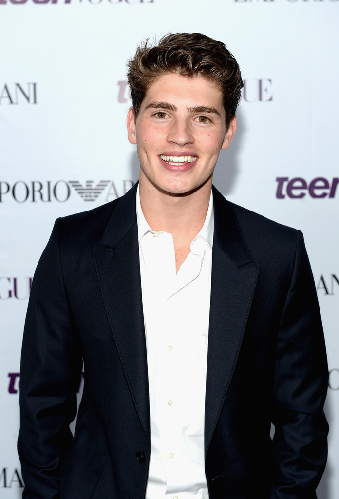 Gregg Sulkin picture