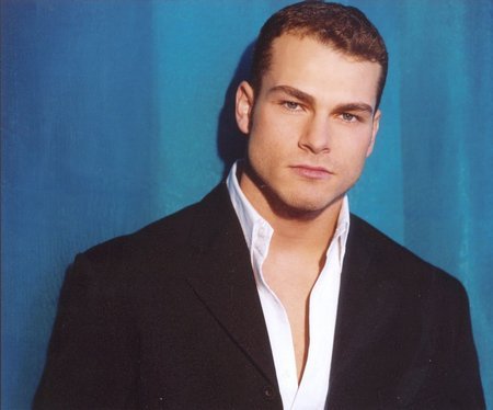 Picture of Shawn Roberts