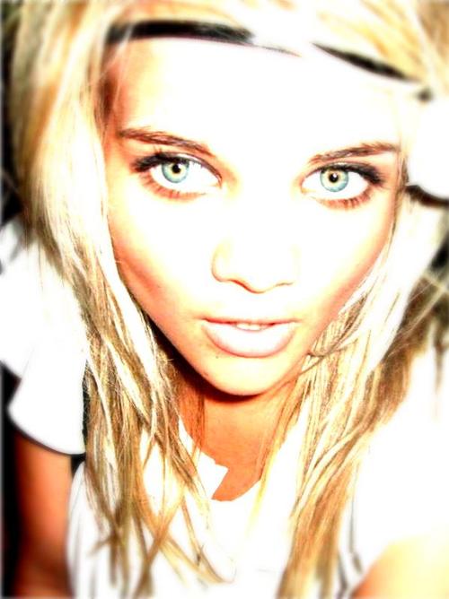 Image of Daisy Dares You