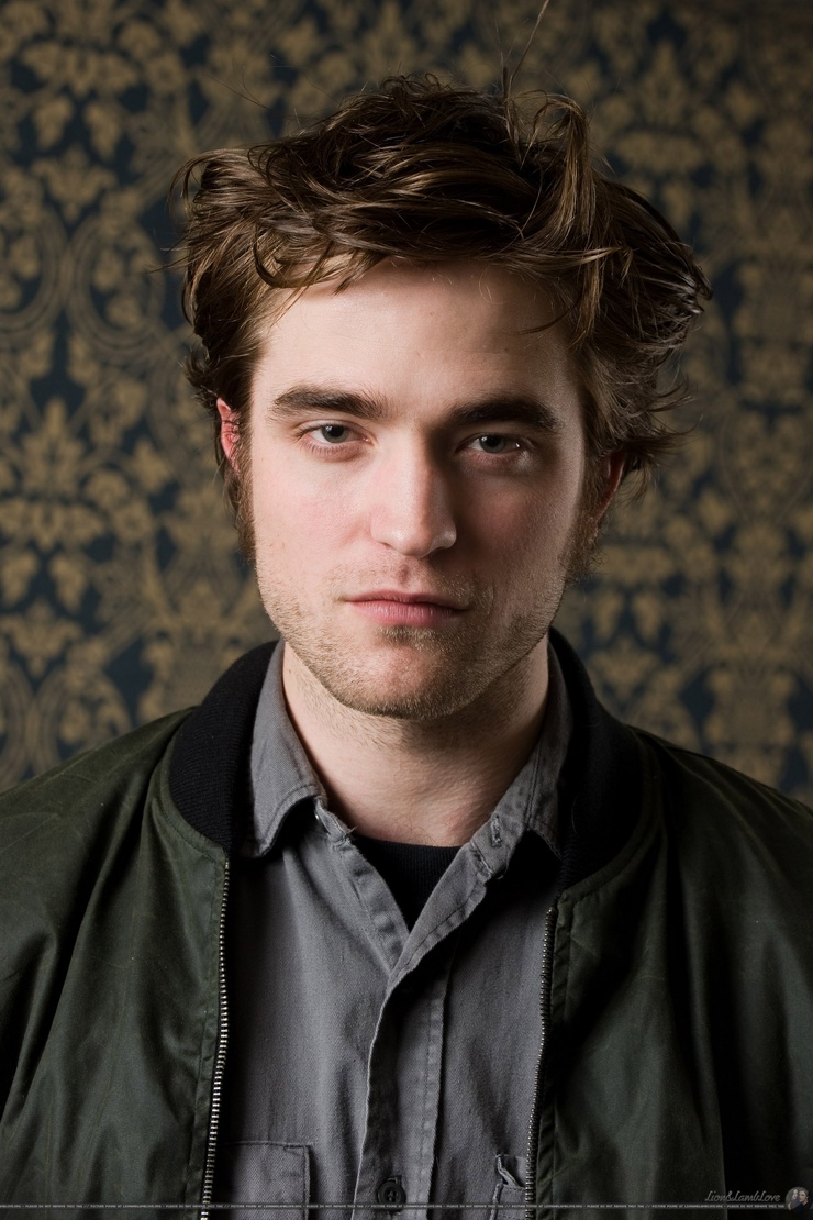 Robert Pattinson image