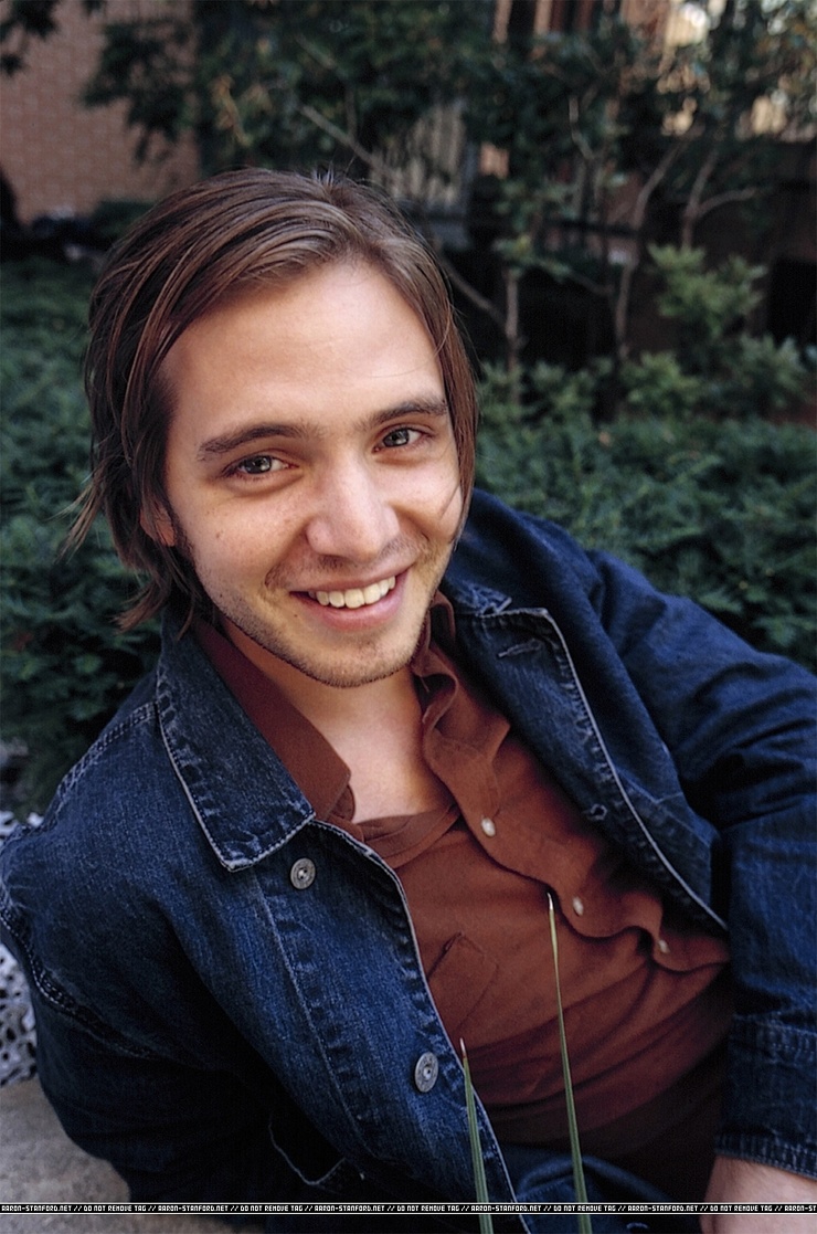 Picture of Aaron Stanford