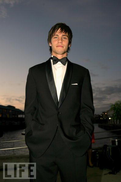 Picture of Dean Geyer