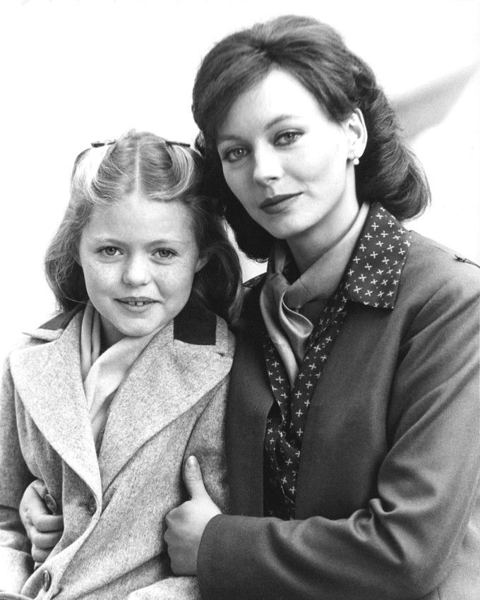 Patsy Kensit, Lesley-Anne Down