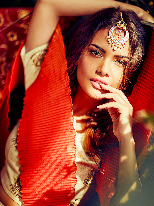 Esha Gupta image