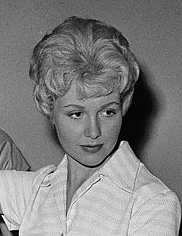 Avril Leslie image