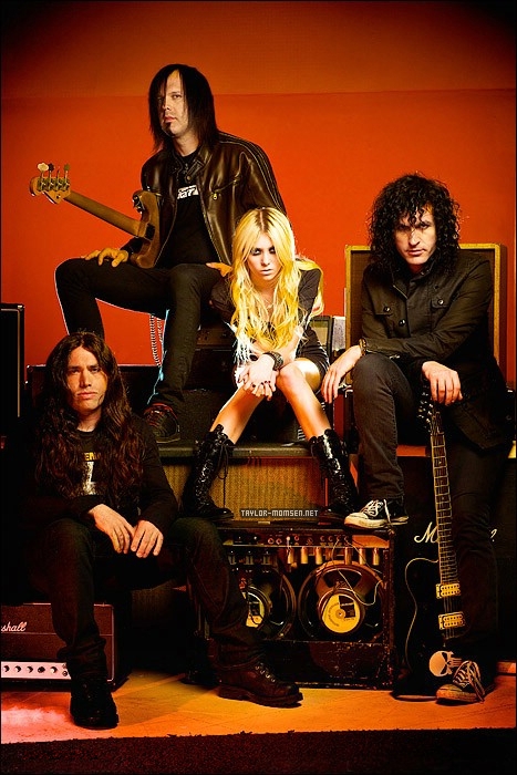 Image of Taylor Momsen