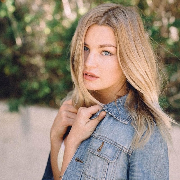 Jennifer Akerman picture