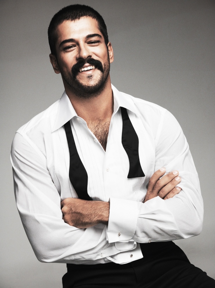 Burak Özçivit image