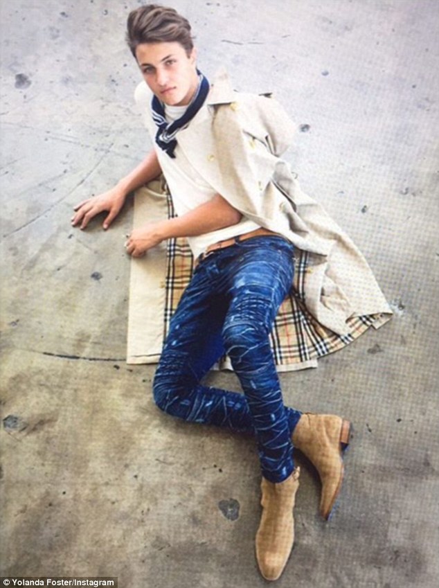 Picture of Anwar Hadid