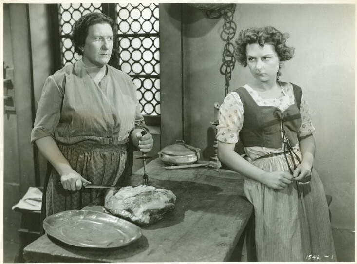 Minerva Urecal, Joan Lorring