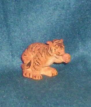 Picture of Tiger Figurine - Pawing (Miniature %u2013 Resin)