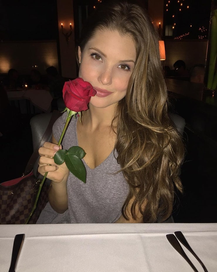 Picture of Amanda Cerny