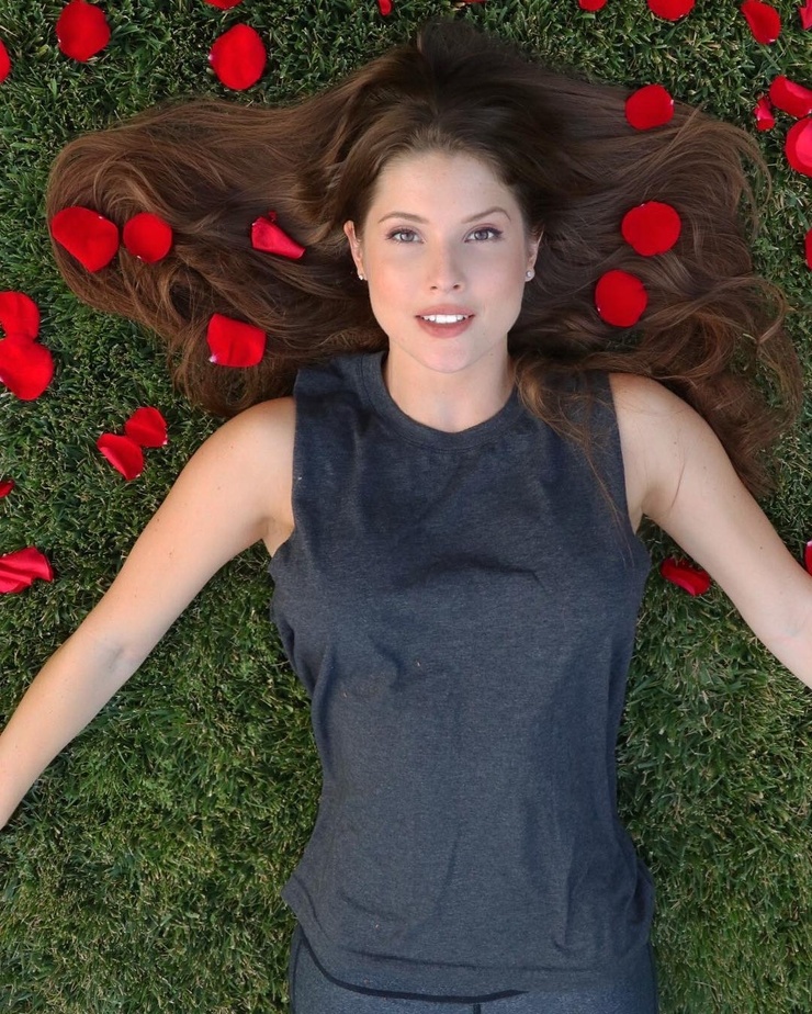 Image of Amanda Cerny