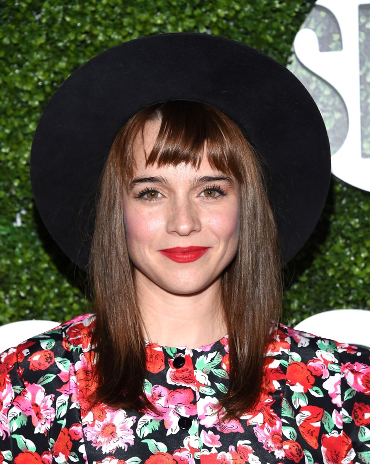 Renée Felice Smith picture