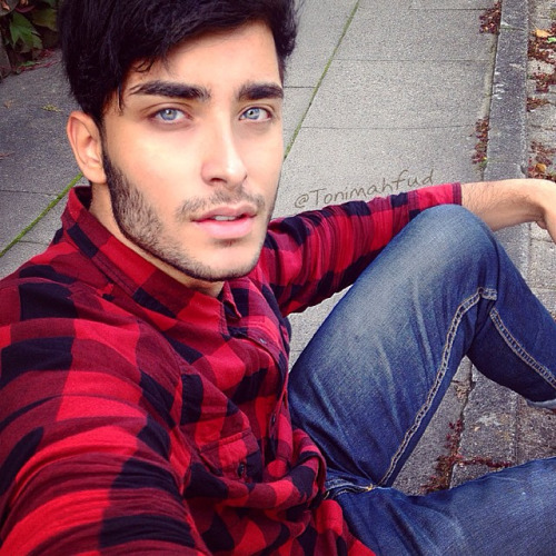 Picture of Toni Mahfud