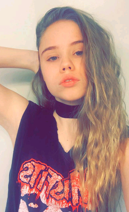 Lexee Smith picture