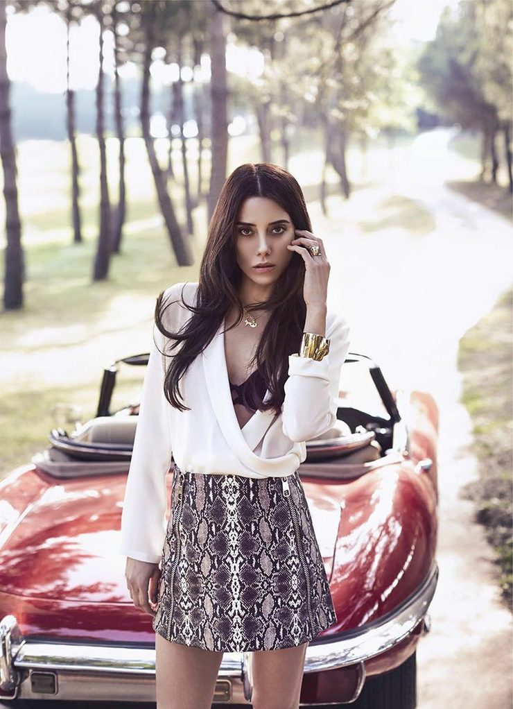 Picture of Cansu Dere