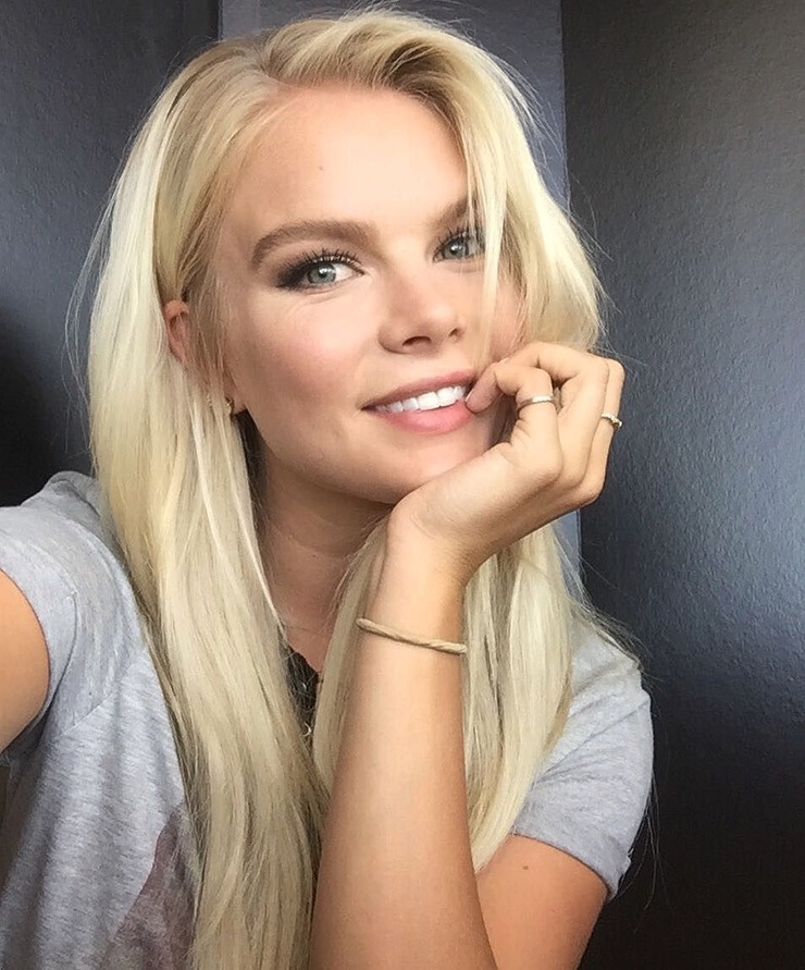 Image of Kelli Goss