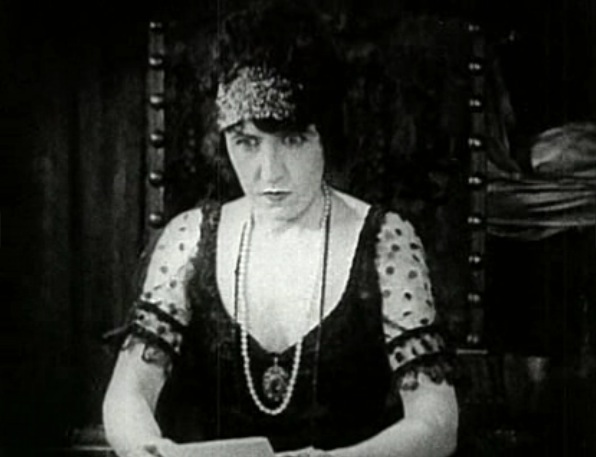 Picture of Christine Mayo
