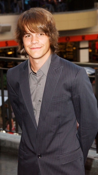Picture of Johnny Simmons