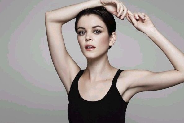 Picture of Nora Zehetner
