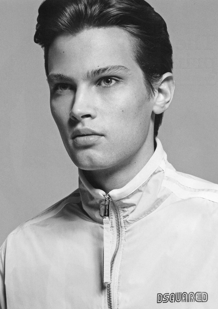 Taylor Fuchs picture