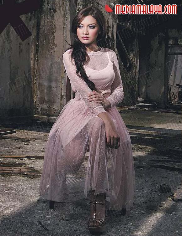 Picture of Neelofa