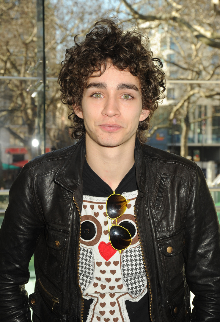 Picture of Robert Sheehan