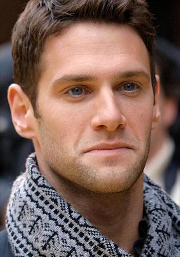 Picture of Justin Bartha