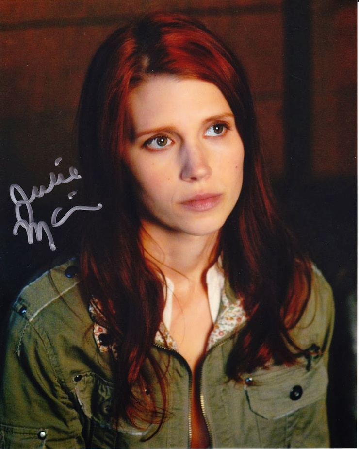 Picture of Julie McNiven