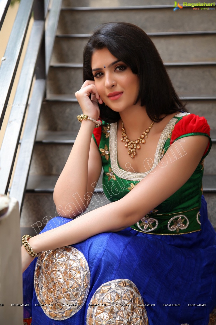 Deeksha Seth picture