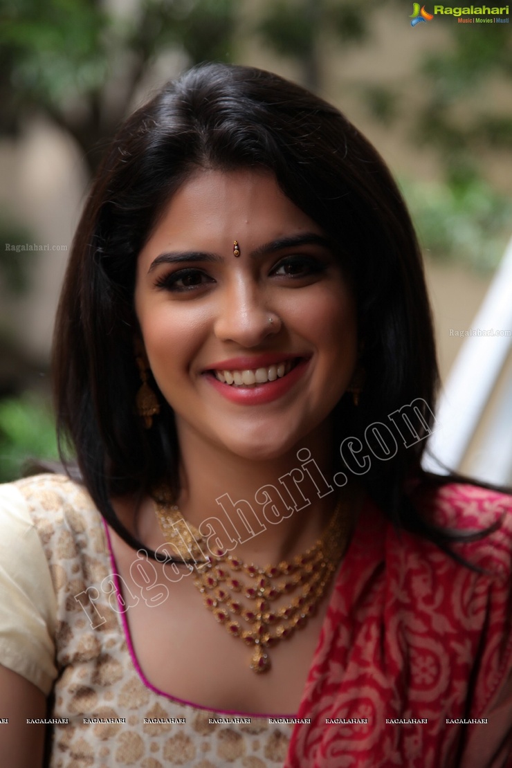 Picture of Deeksha Seth