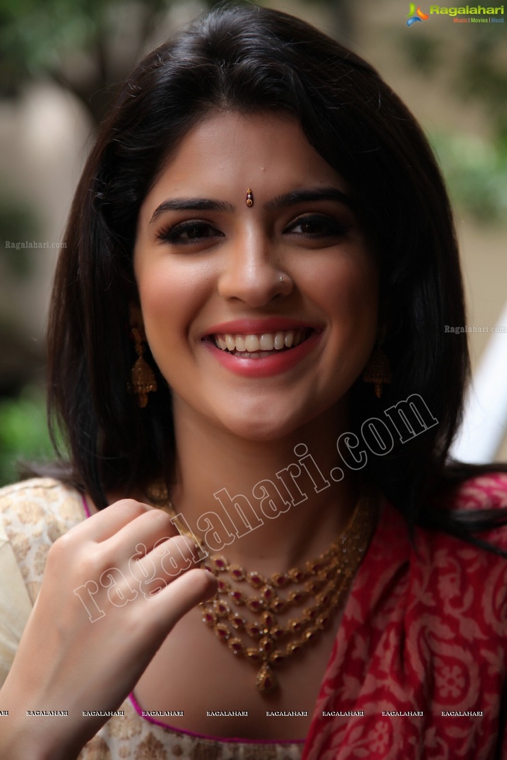 Picture of Deeksha Seth