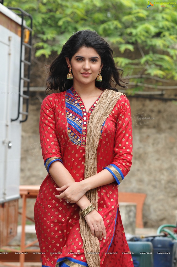Picture of Deeksha Seth