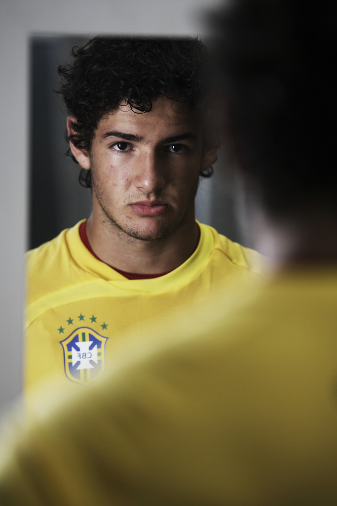 Alexandre Pato image