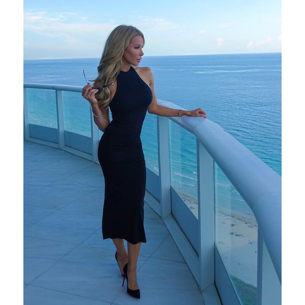 Picture of Lisa Hochstein