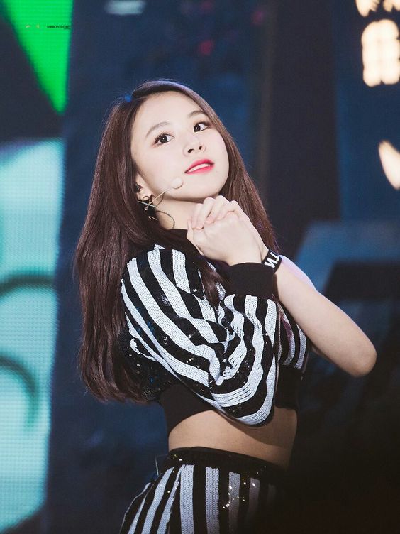 Picture of Son Chae Young