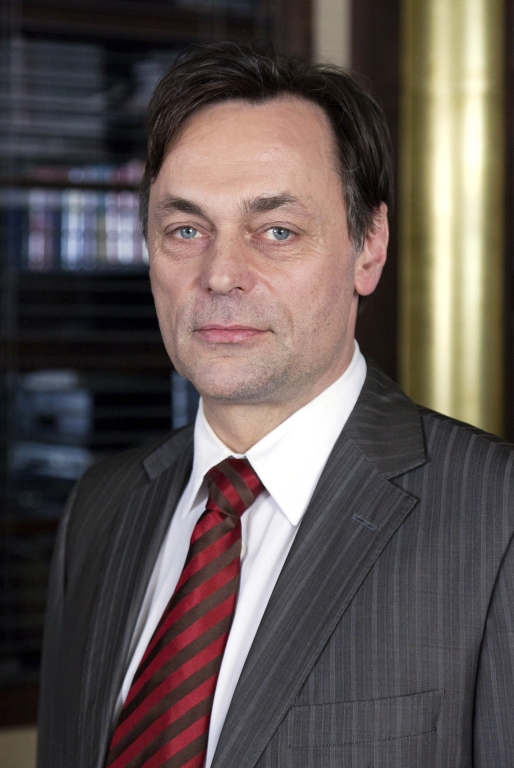 Picture of Peter Benedict