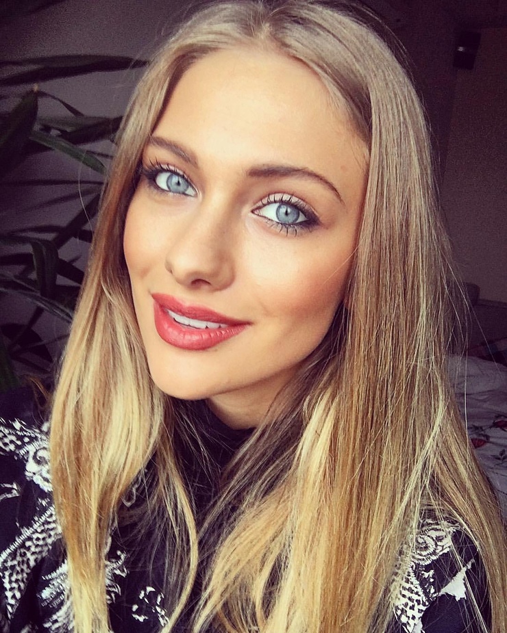 Raluca Mos