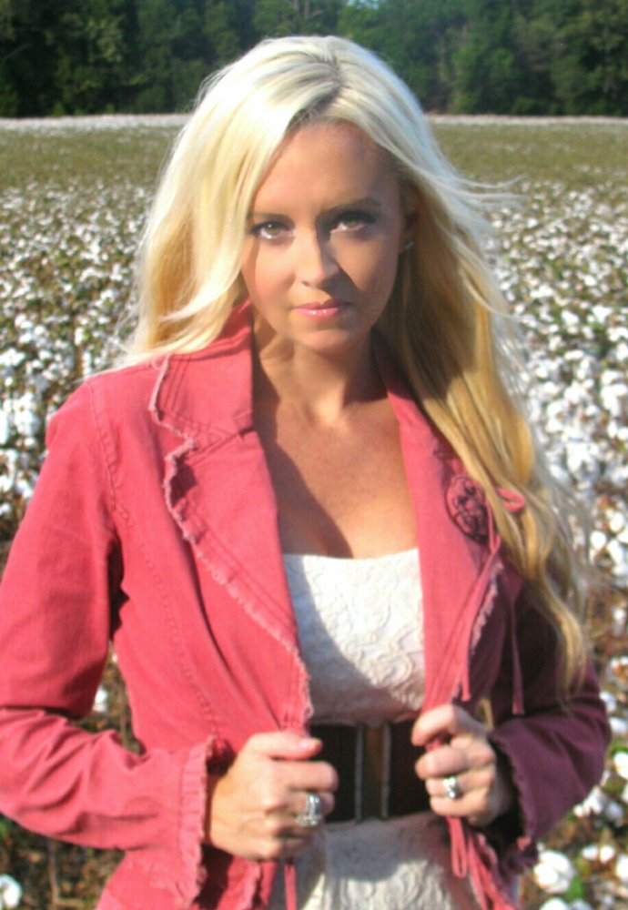 Picture of Angela Kerecz