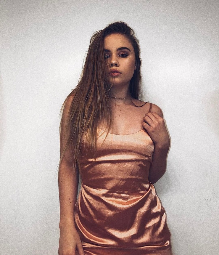 Picture of Lexee Smith