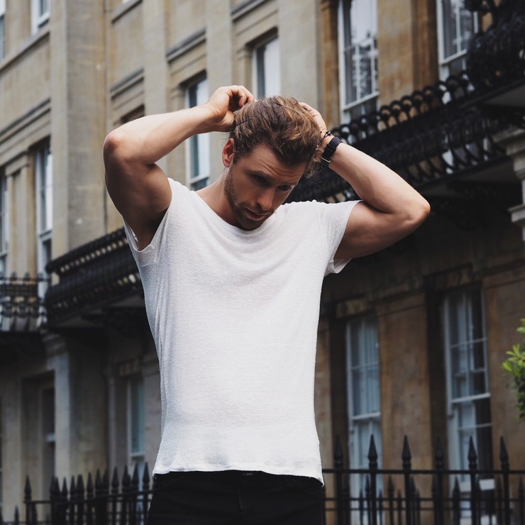 Picture of Mitch Hewer