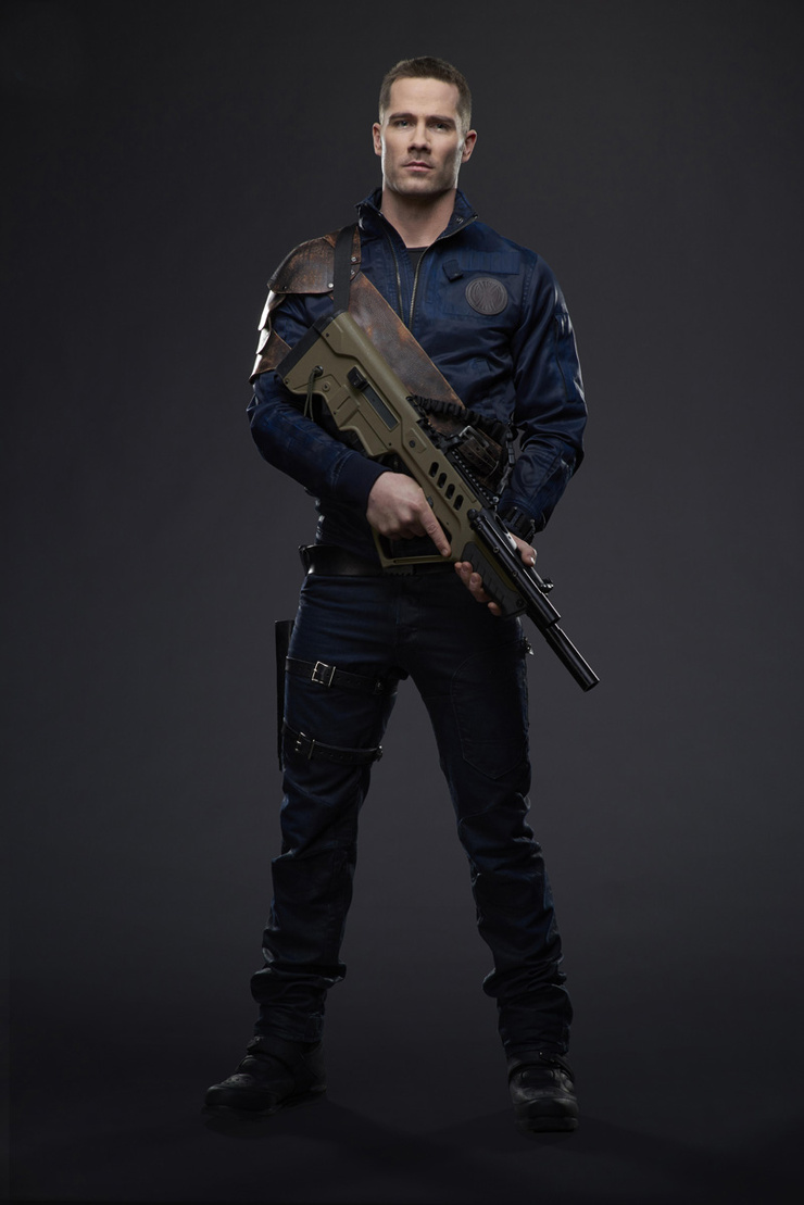 Picture of Luke MacFarlane