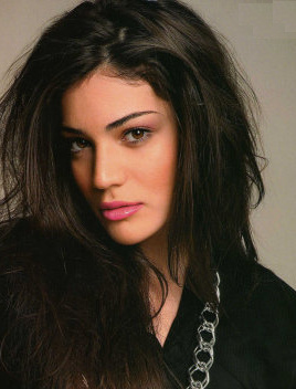 Ivi Adamou picture