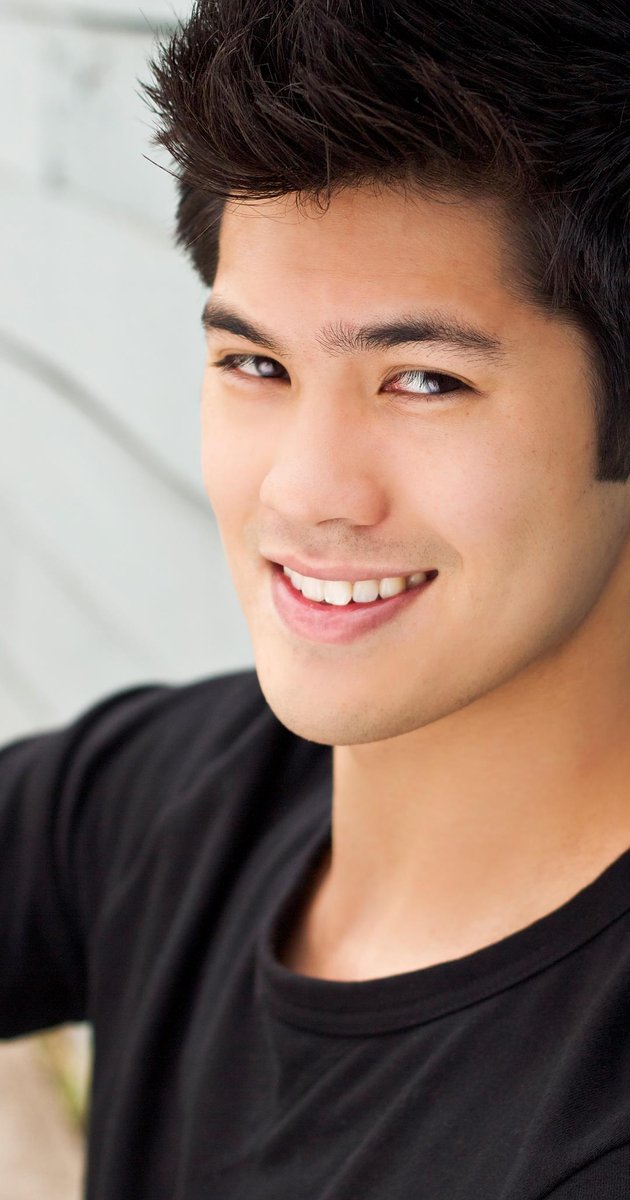 Picture of Ross Butler