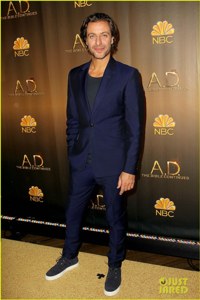 Picture of Adam Levy