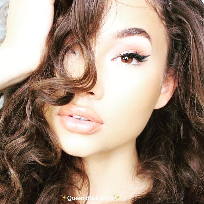 Image of Ashley Moore (2)