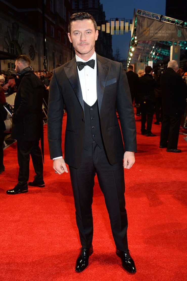 Luke Evans image